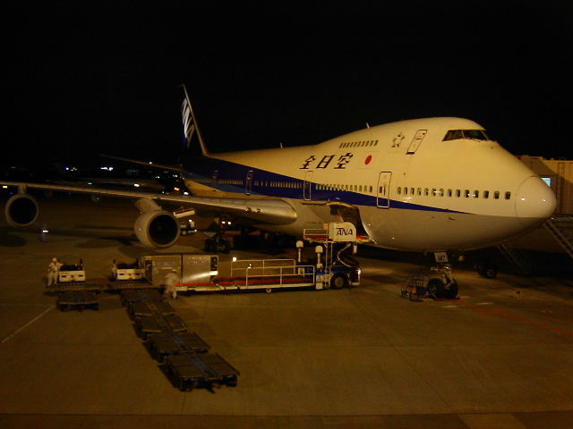 夜間スポットに佇むJA8147